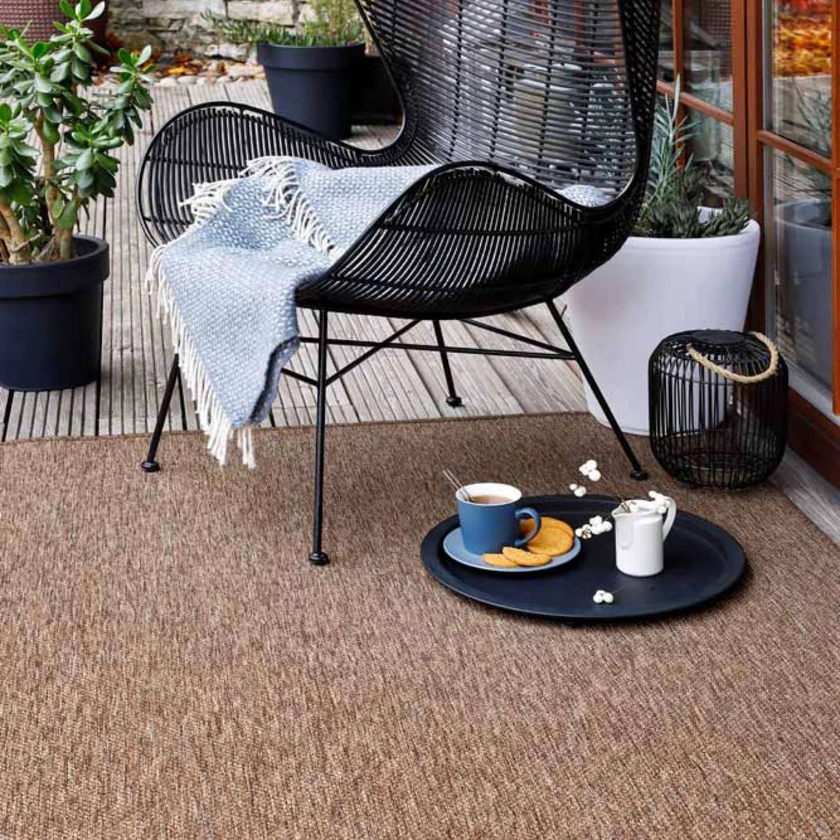 How to choose outdoor rug? Perfect rug for balcony